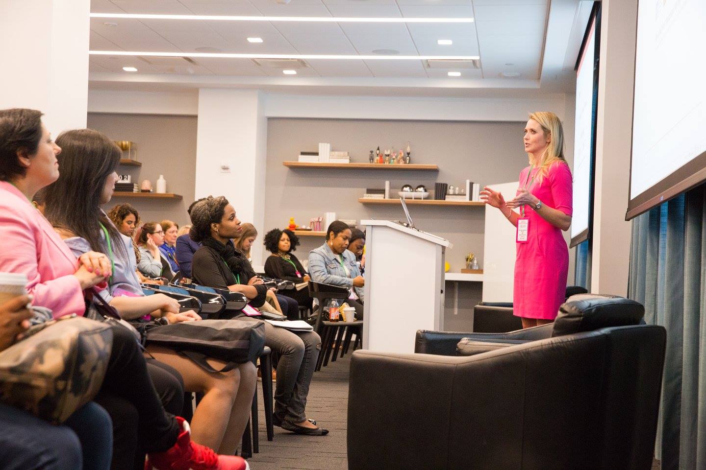 5 Dos and Don'ts for Planning a Corporate Town Hall | Convene